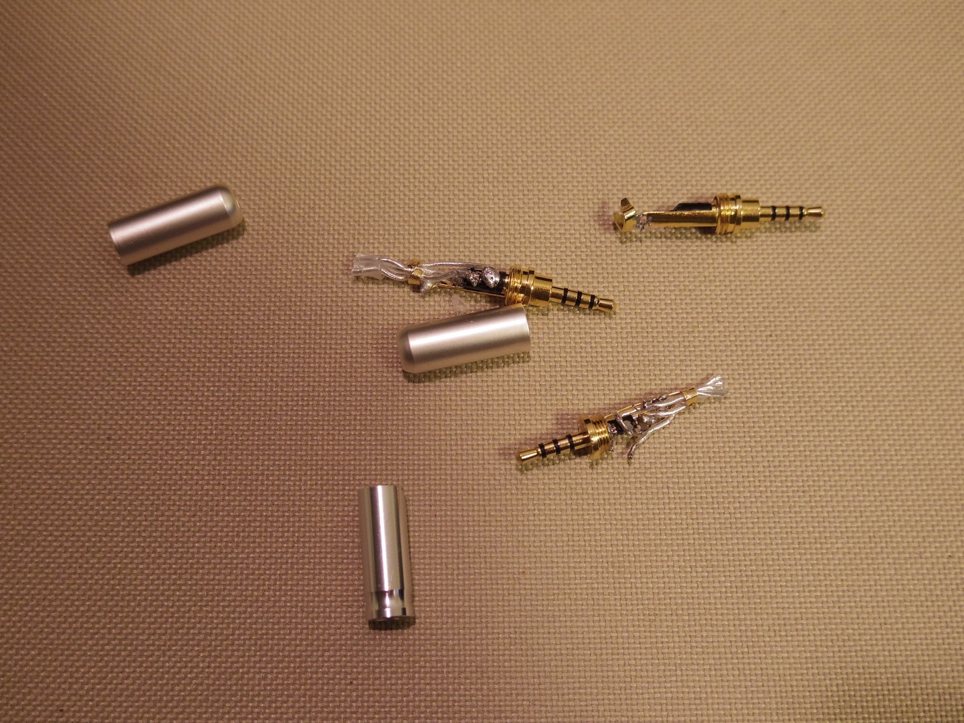 2.5mm 4極プラグを付けなおす: onigiristream